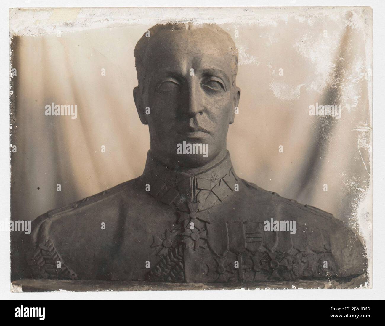 `Popiersie gen. Gustawa Orlicz-Dreszera` [Bust of gen. Gustaw Orlicz ...