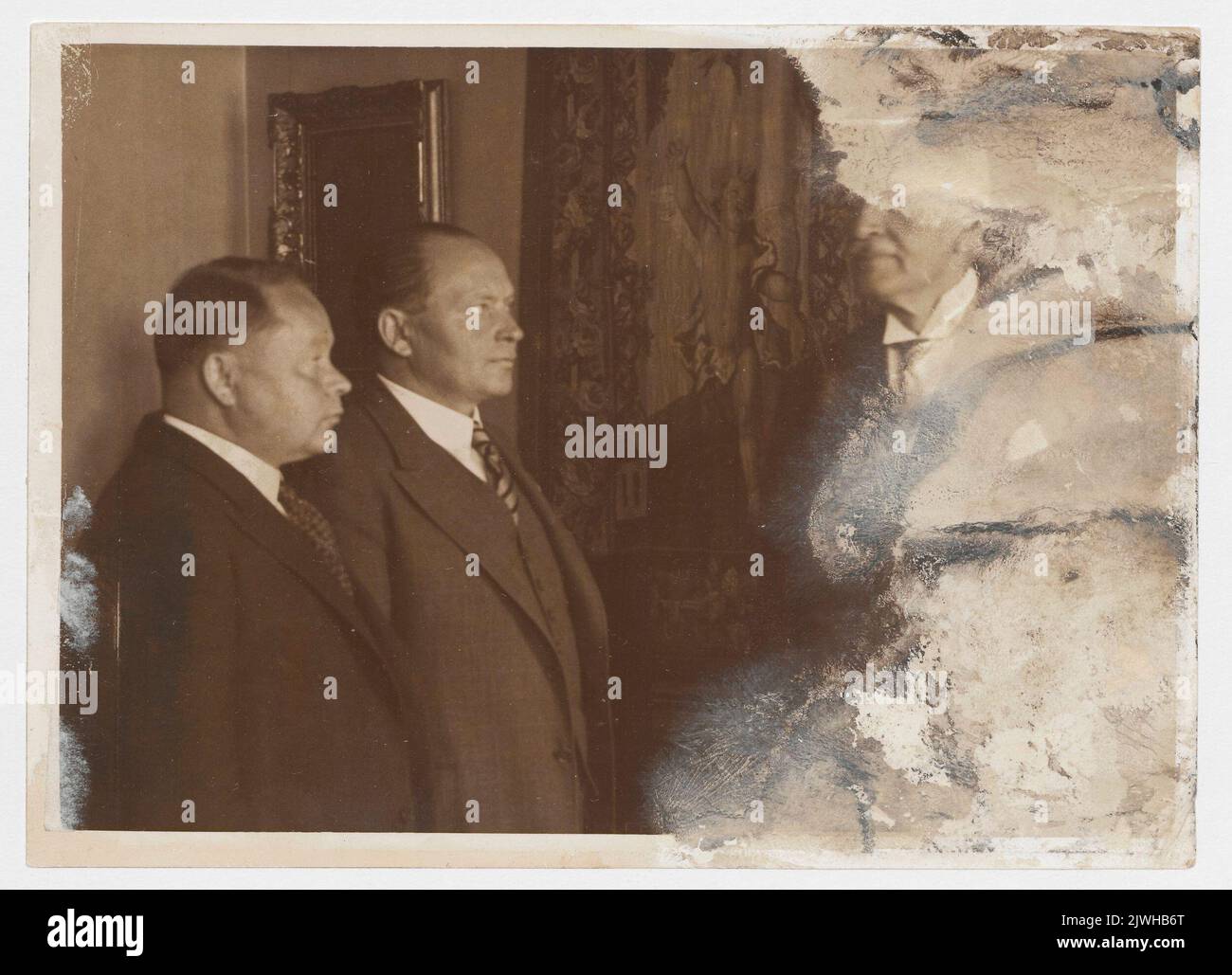 Ignacy Mościcki in the company of two men inside museum (?) [Photograph ...