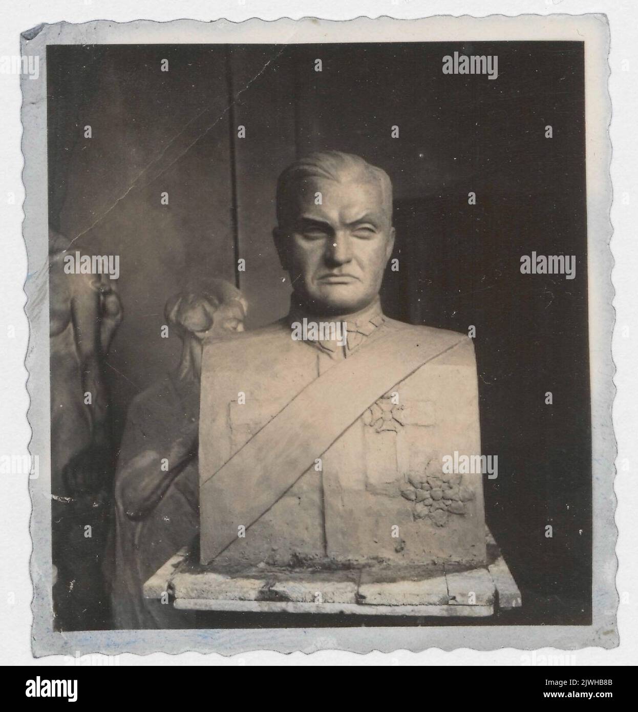 `Popiersie wojskowego` [Bust of a militaryman] - Sculpture by Olga ...