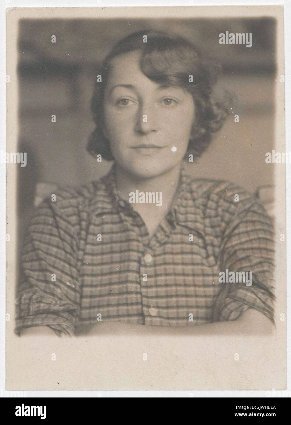 Bust en face hi-res stock photography and images - Alamy