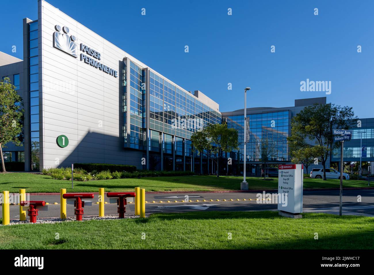 Kaiser permanente hi-res stock photography and images - Alamy