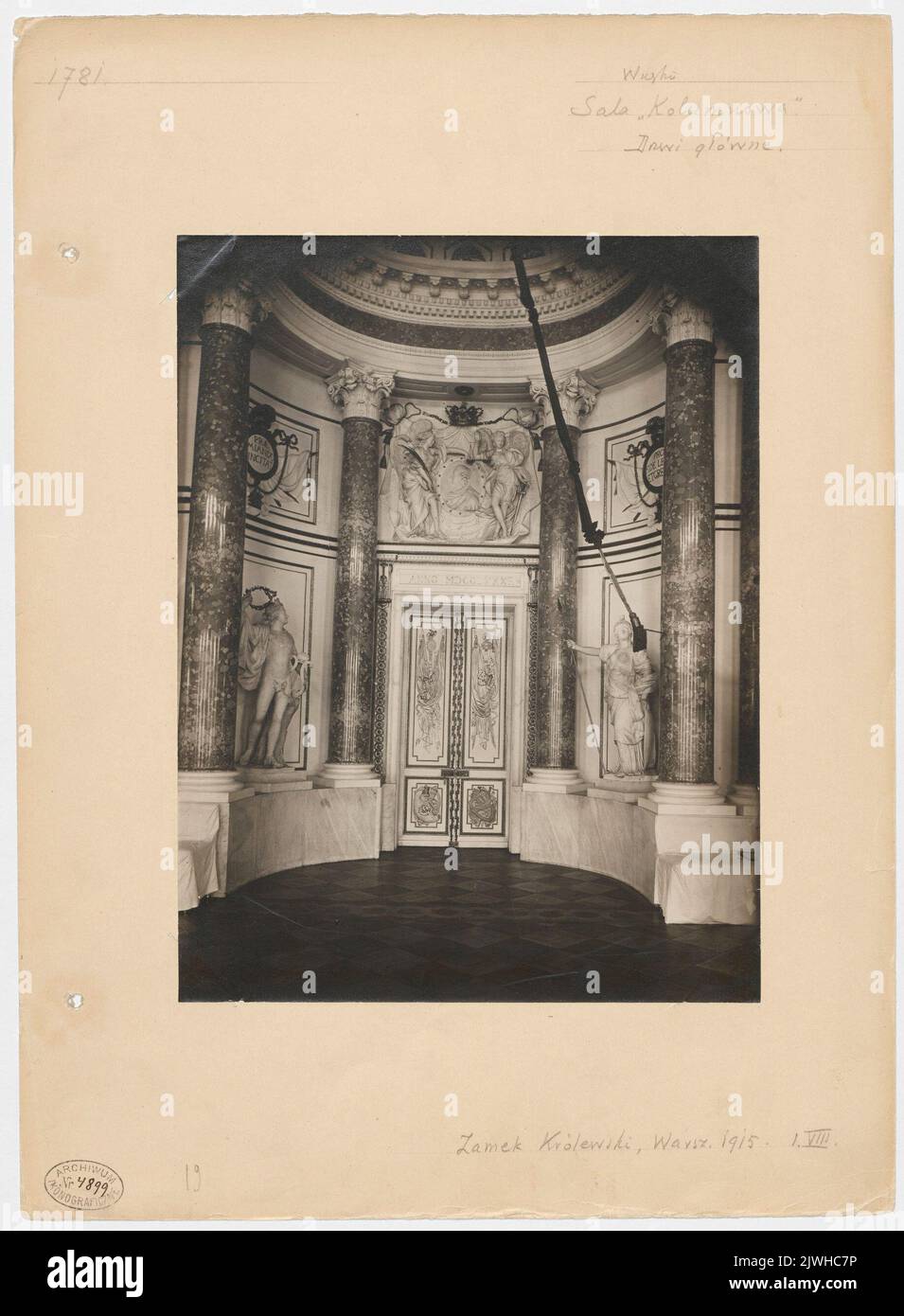 Warsaw. Column (Grand, Ball) Room at the Royal Castle – view of the ...