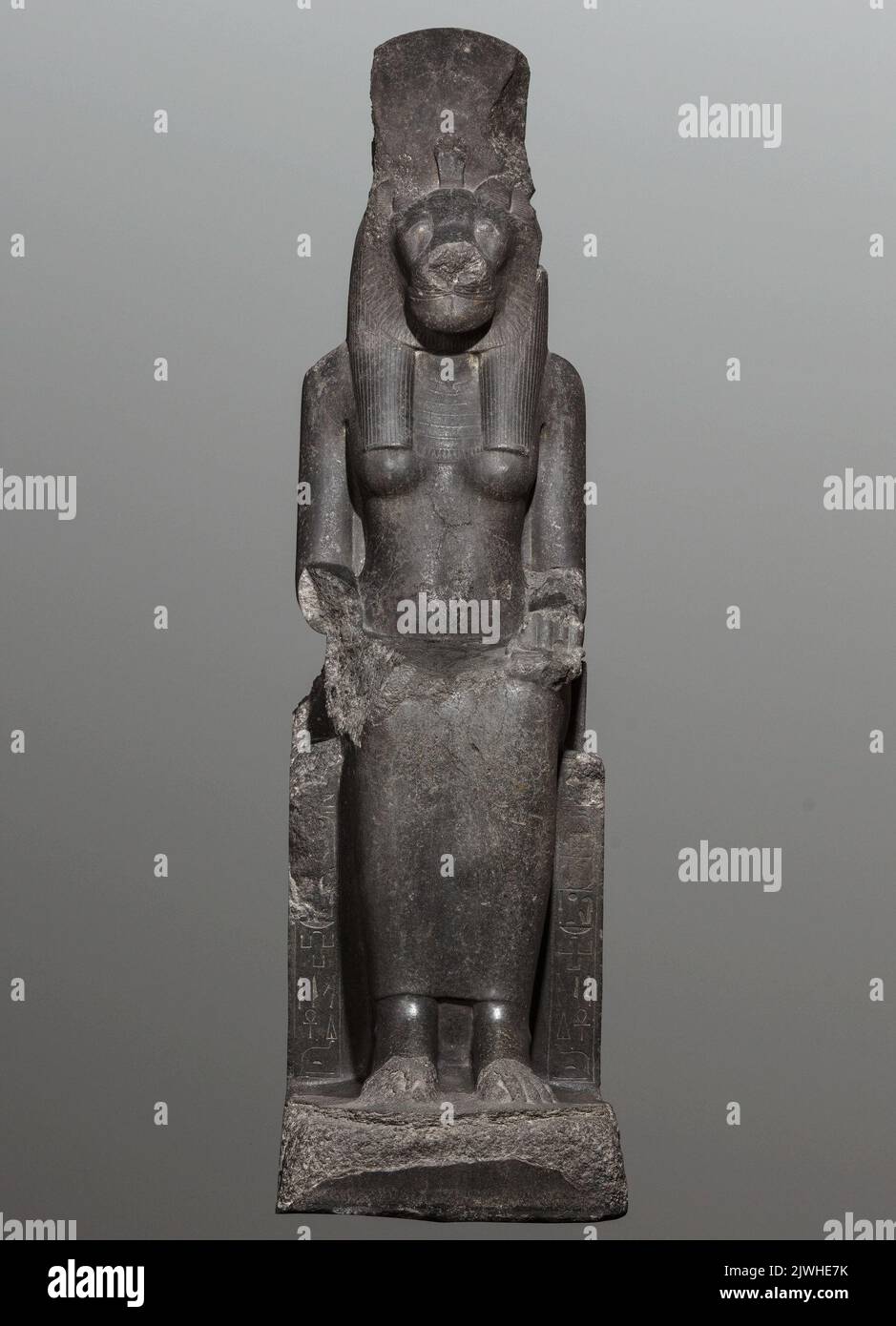 Posąg bogini Sachmet. unknown, author Stock Photo - Alamy