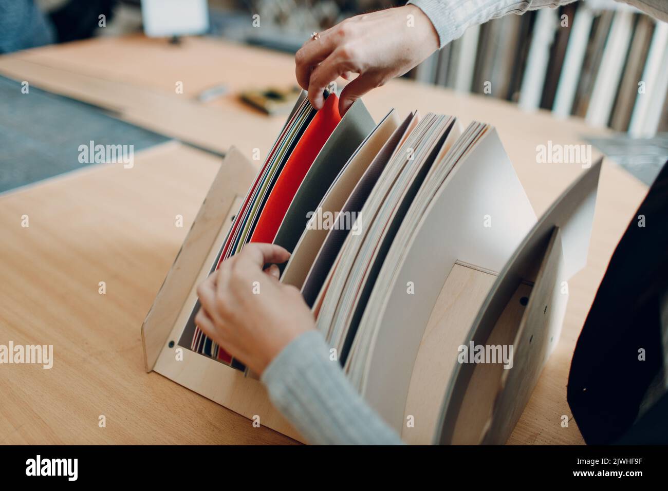 Cardboard plank hi-res stock photography and images - Alamy
