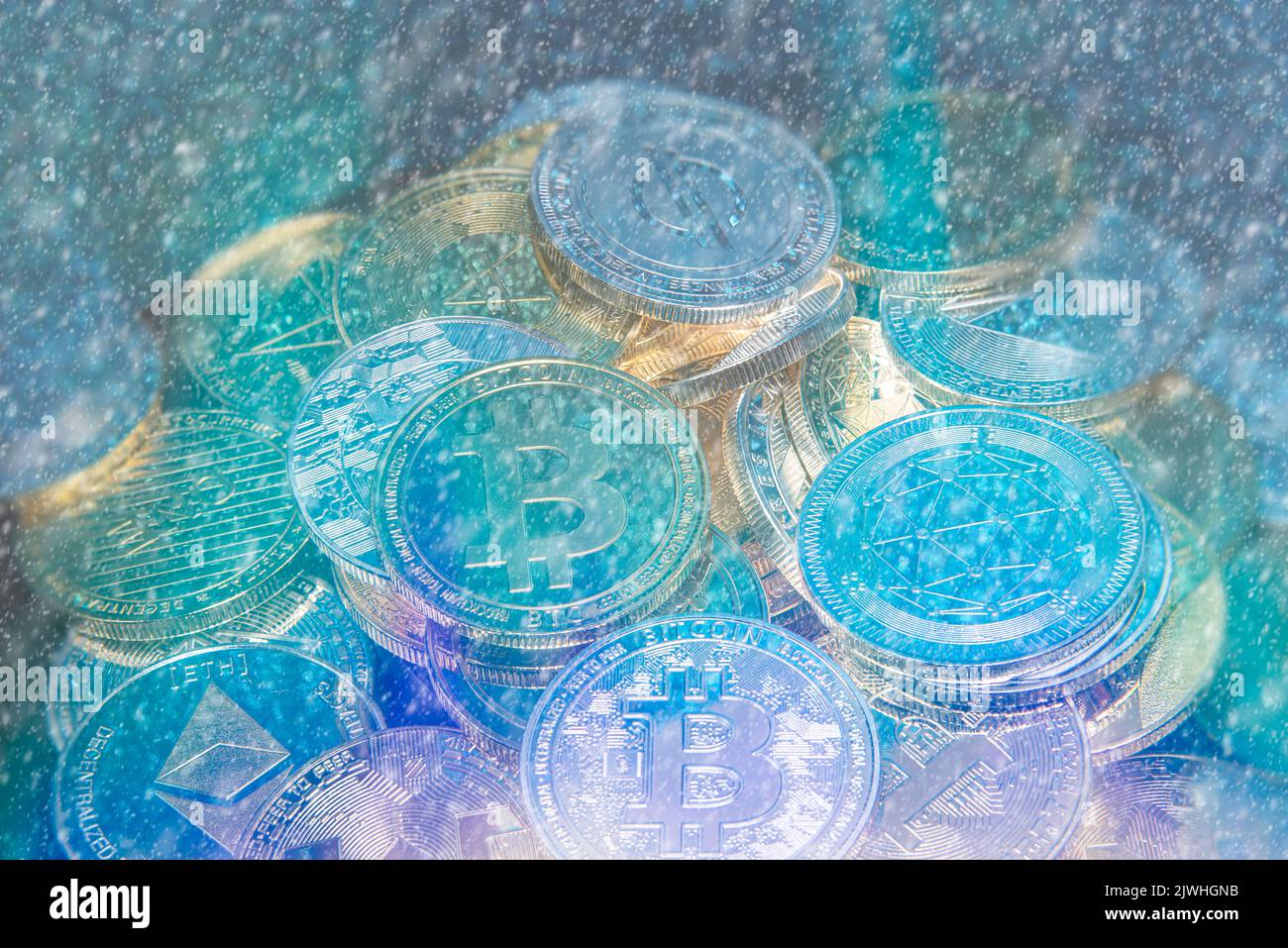 Cryptocurrency frozen hi-res stock photography and images - Alamy