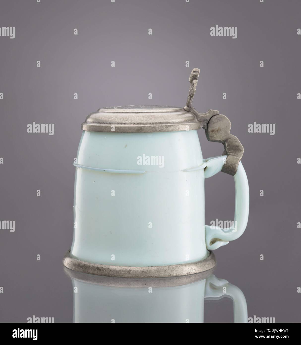 Lattimo milk glass hi-res stock photography and images - Alamy