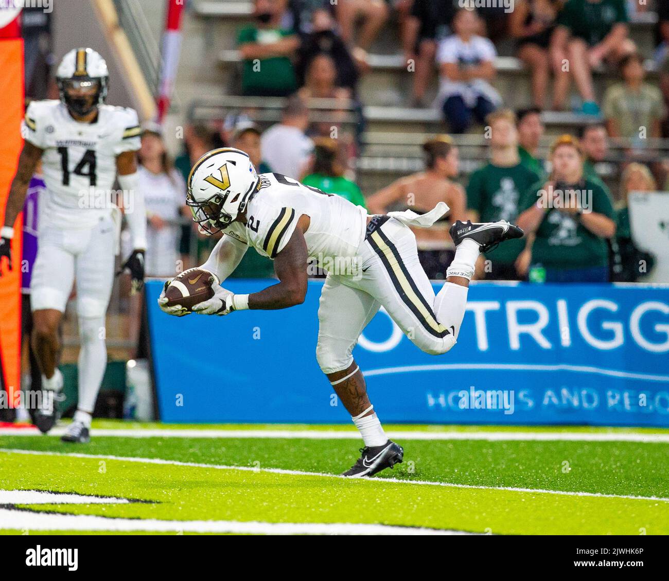 August 27, 2022 - Vanderbilt Commodores running back Re'Mahn Davis (2 ...