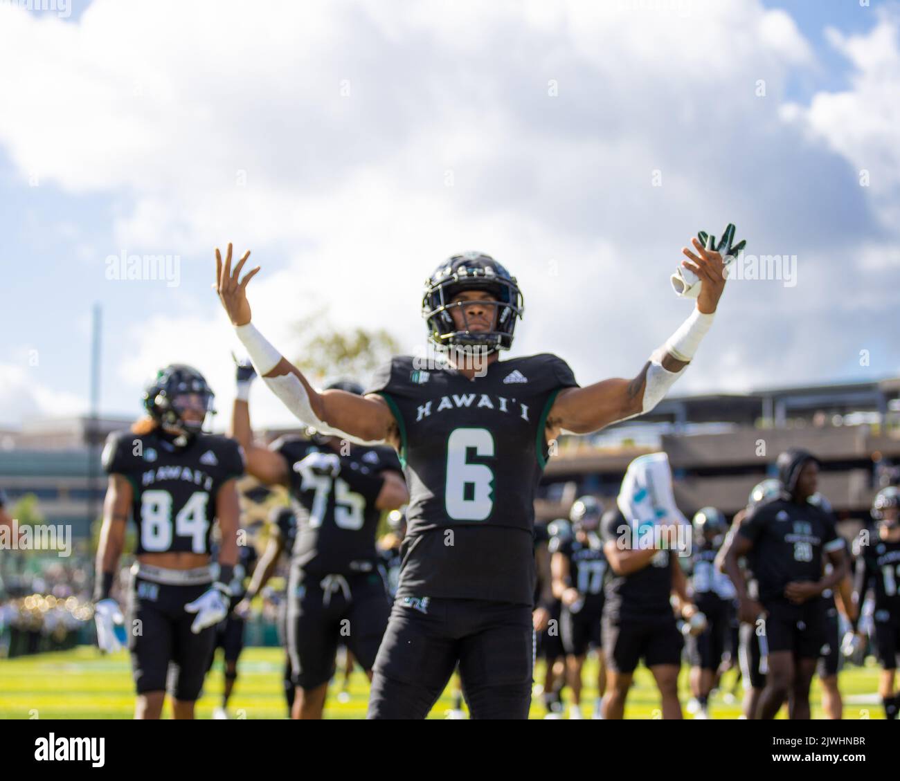 August 27, 2022 - Hawaii Rainbow Warriors wide receiver Zion Bowens (6 ...