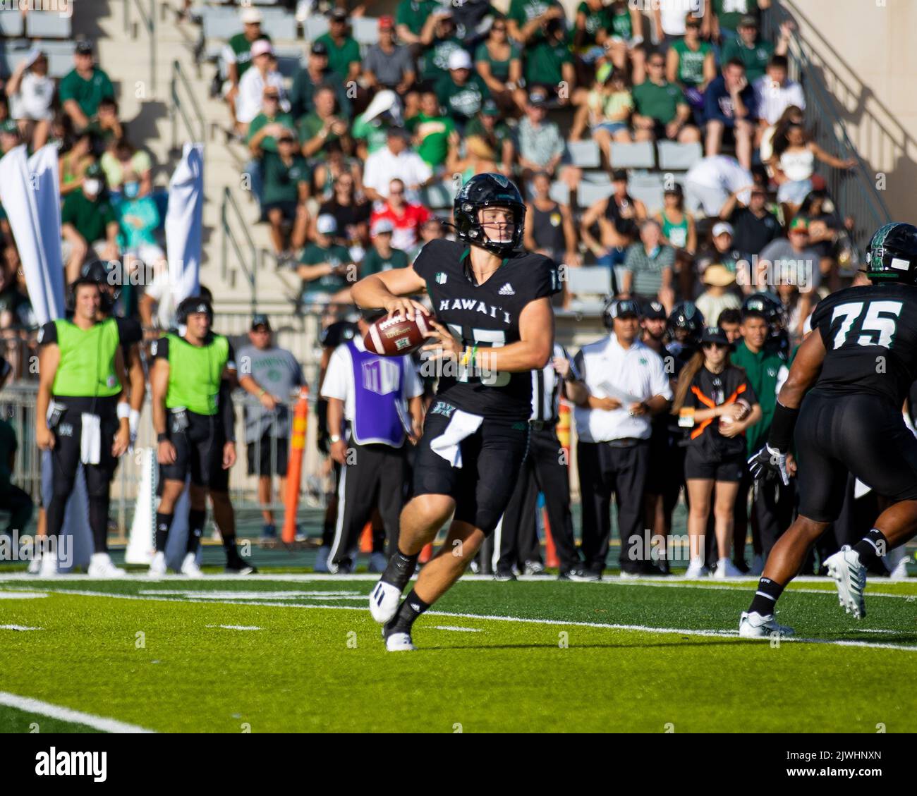 August 27, 2022 - Hawaii Rainbow Warriors quarterback Brayden Schager ...