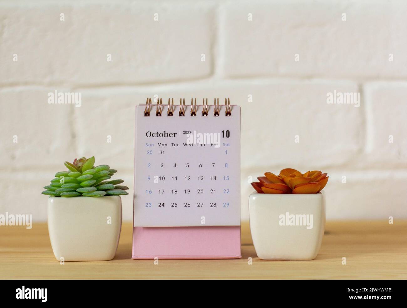 Desktop calendar for October 2022 on the desktop Stock Photo - Alamy