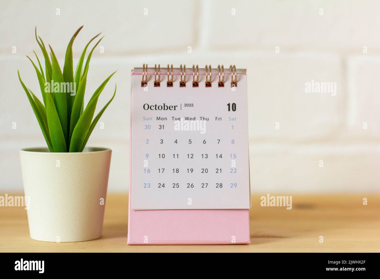 Desktop calendar for October 2022 on the desktop Stock Photo - Alamy