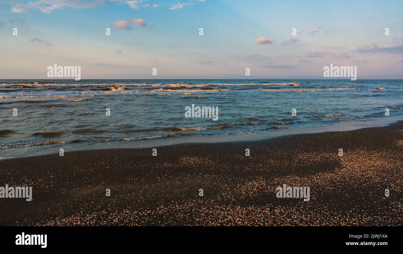 Empty sea beach hi-res stock photography and images - Alamy