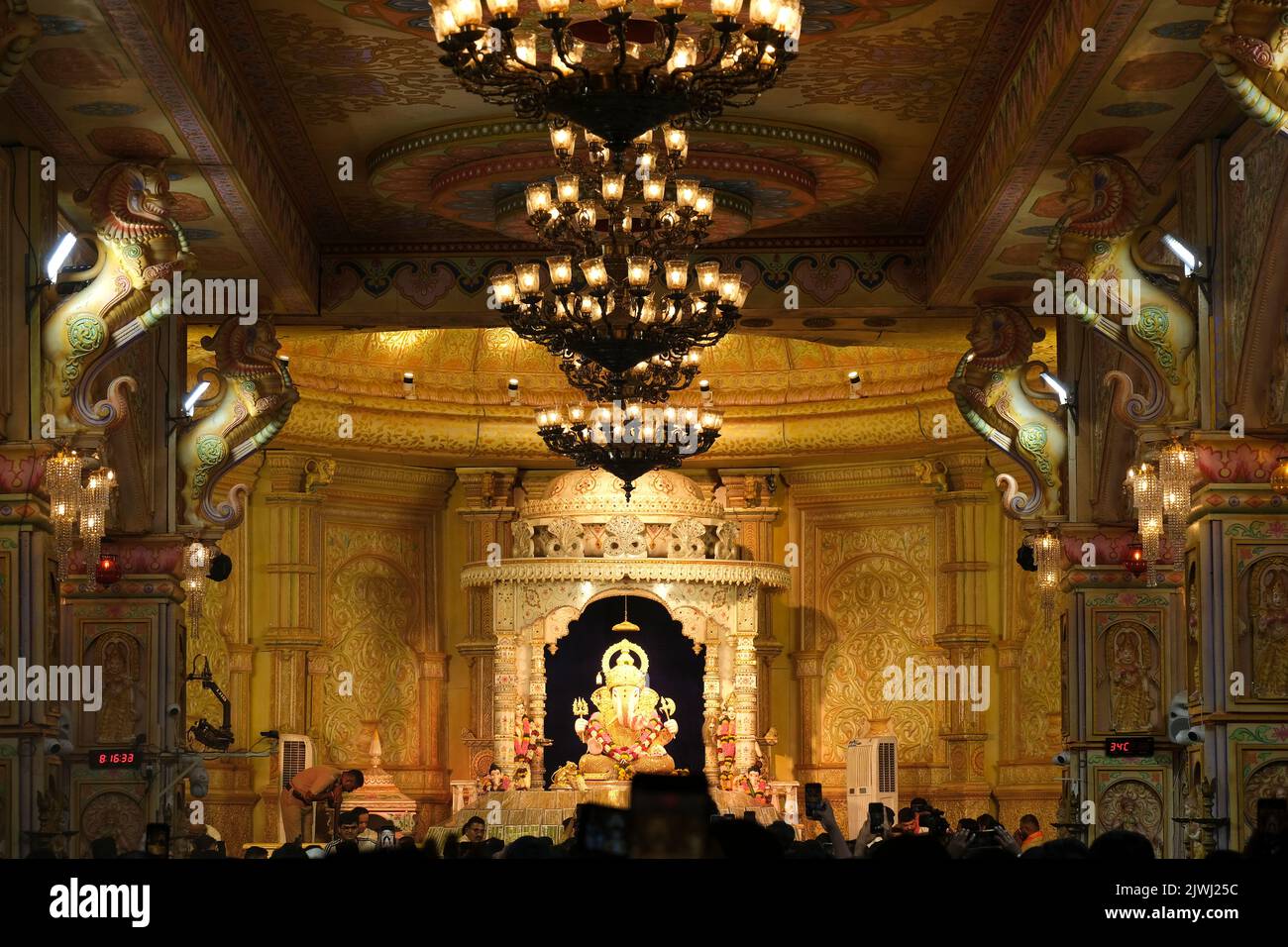Dagdusheth ganpati pune hi-res stock photography and images - Alamy
