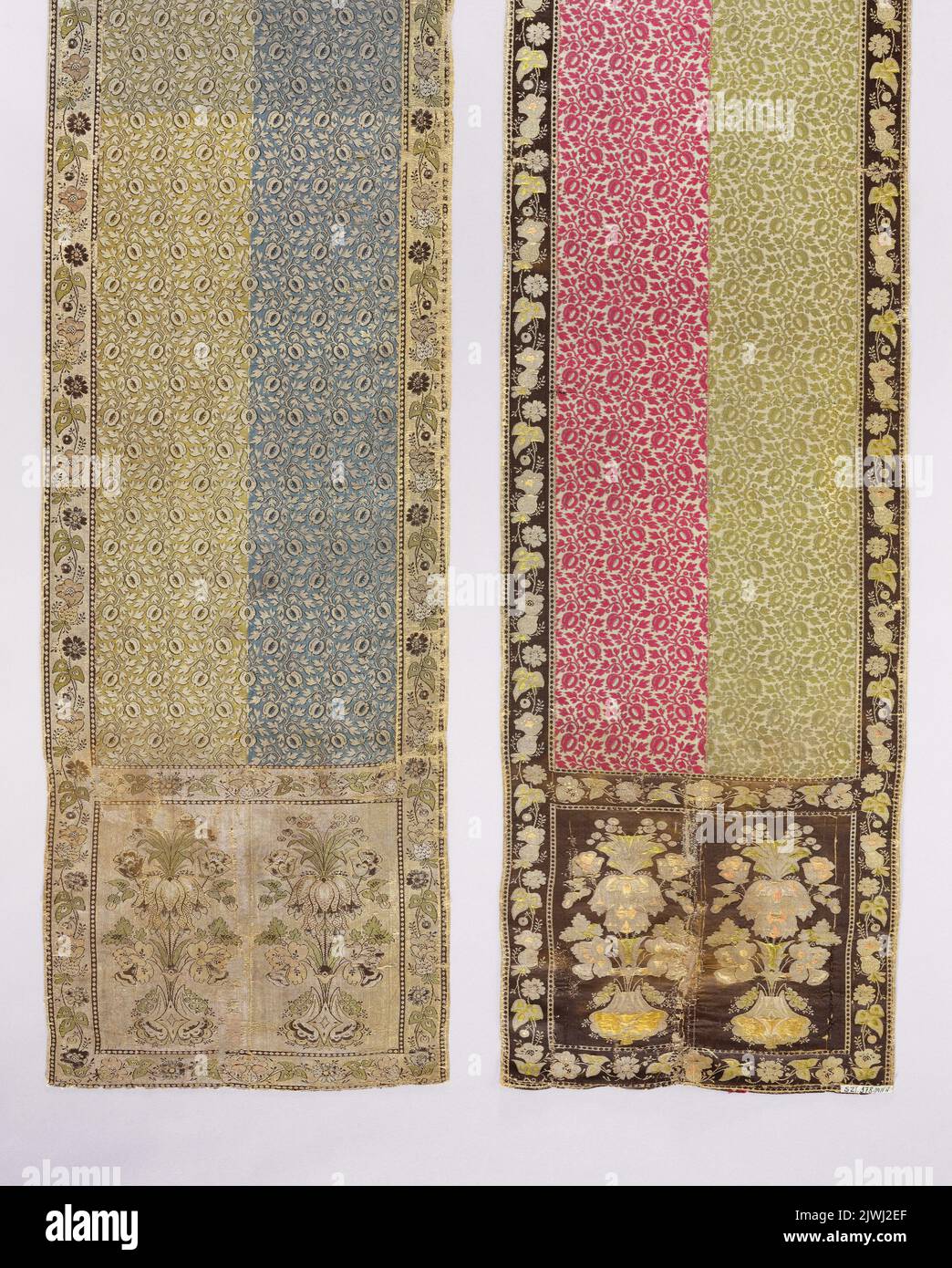 Four sided sashes hi-res stock photography and images - Alamy