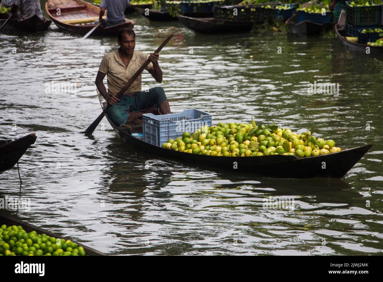 Largest floating market hi-res stock photography and images - Alamy