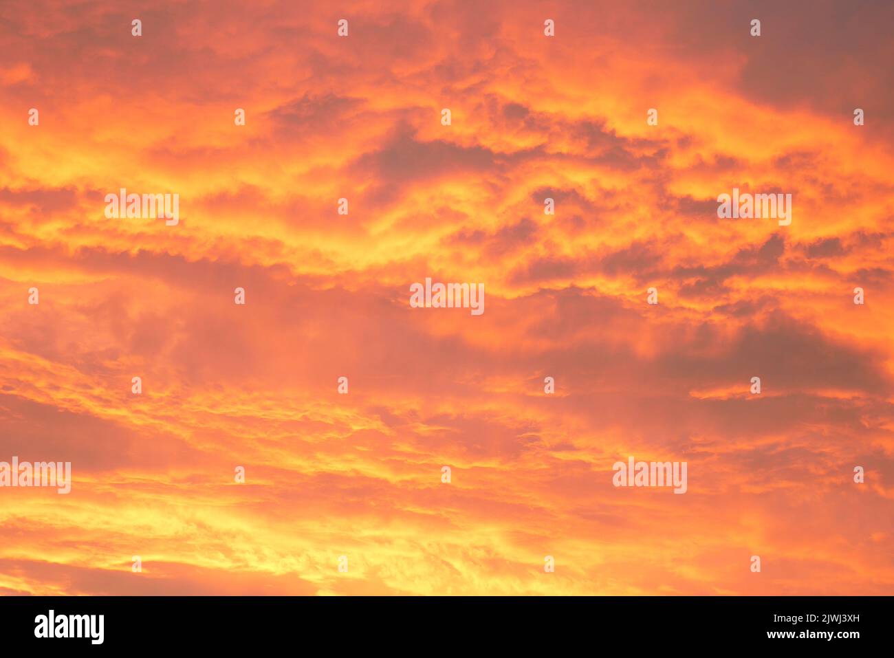 Red clouds hi-res stock photography and images - Alamy
