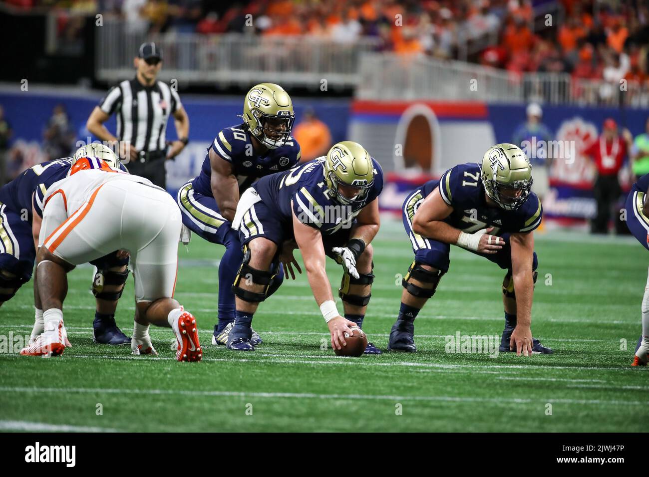 Clemson offensive line hi-res stock photography and images - Alamy