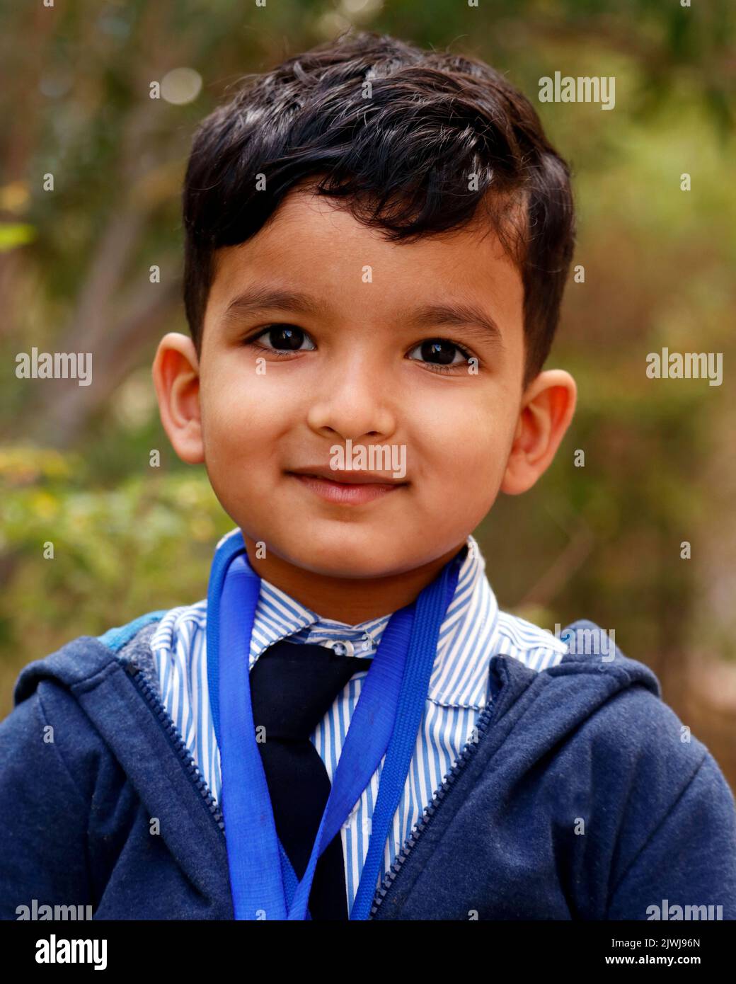 Indian schoolboys uniform classroom hi-res stock photography and images ...