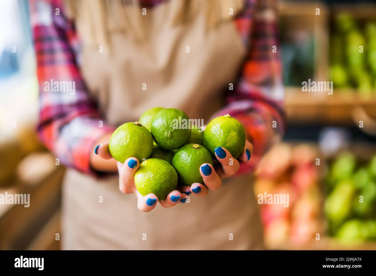 Woman basket citrus fruits hi-res stock photography and images - Alamy