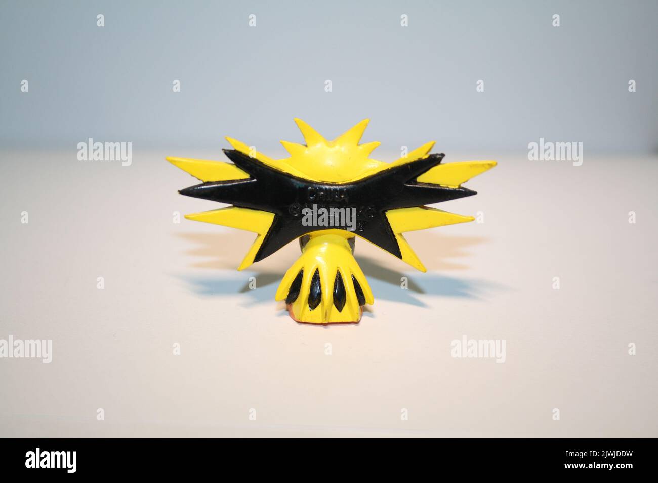Pokemon Figure Zapdos CGTSJ TOMY Stock Photo - Alamy