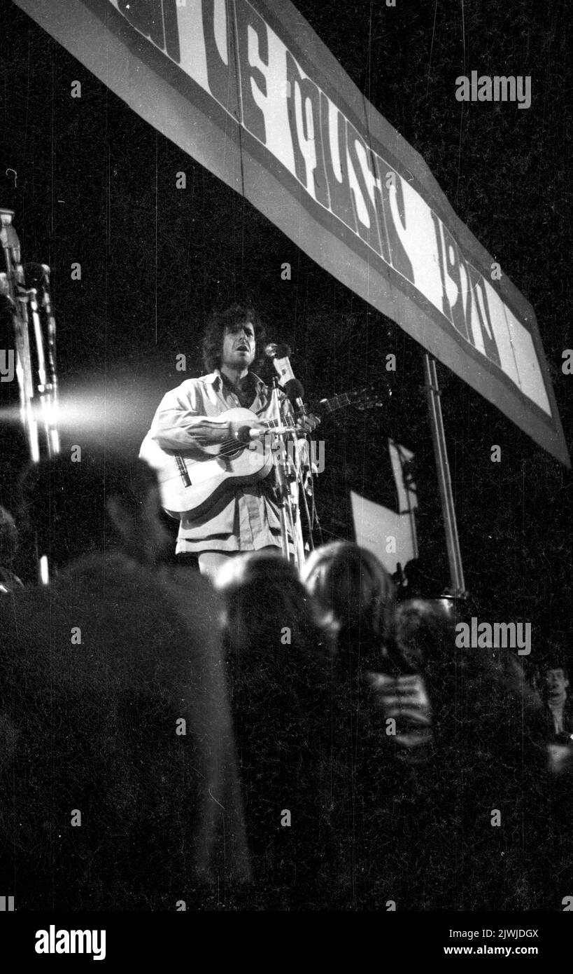 Festival singer Black and White Stock Photos & Images - Alamy