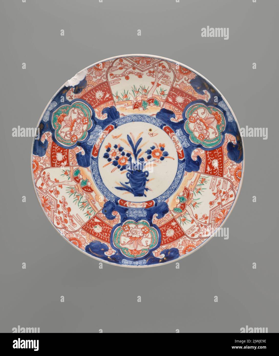 Japanese traditional circular hi-res stock photography and images - Alamy