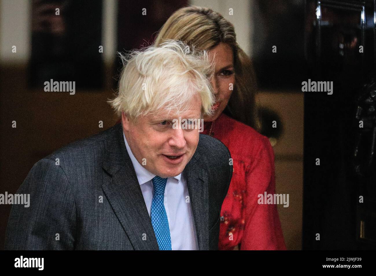 London, UK. 06th Aug, 2022. Johnson exits Number 10 with wife Carie ...