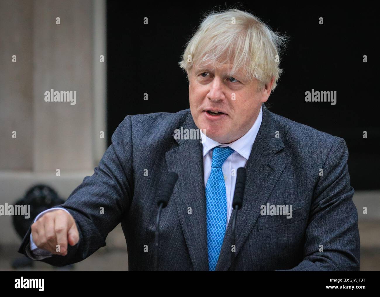 Farewell speech outside 10 downing street hi-res stock photography and ...