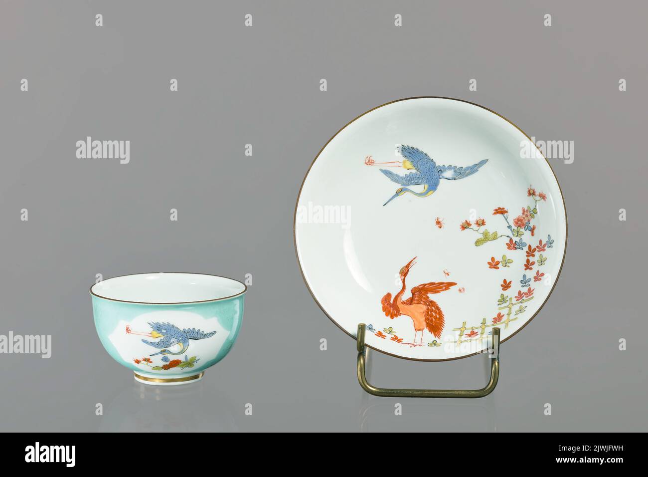 Shallow bowl with Kakiemon decoration. Koenigliche Porcellain Fabrique ...