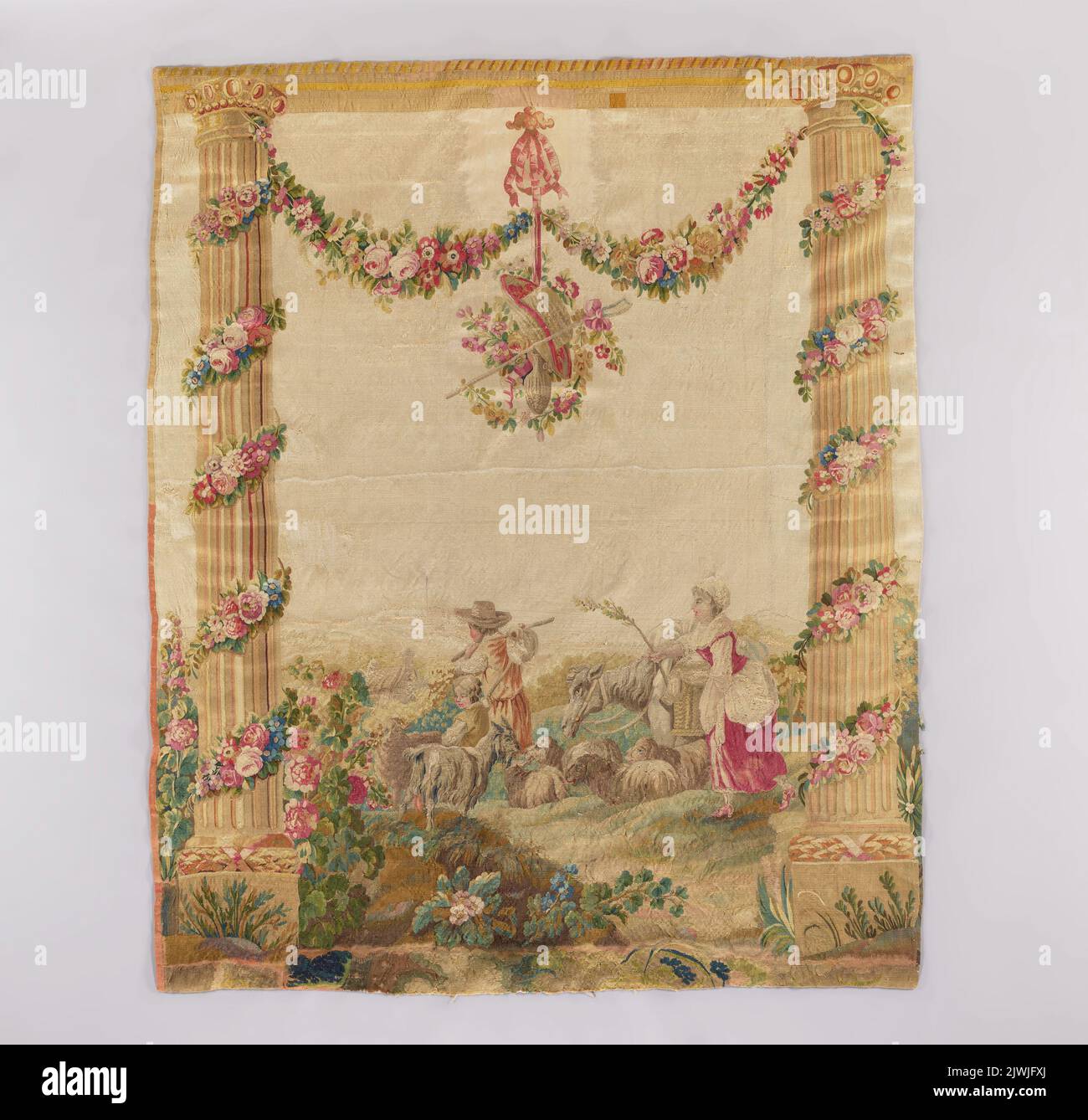 Medieval tapestry patterns hi-res stock photography and images - Alamy