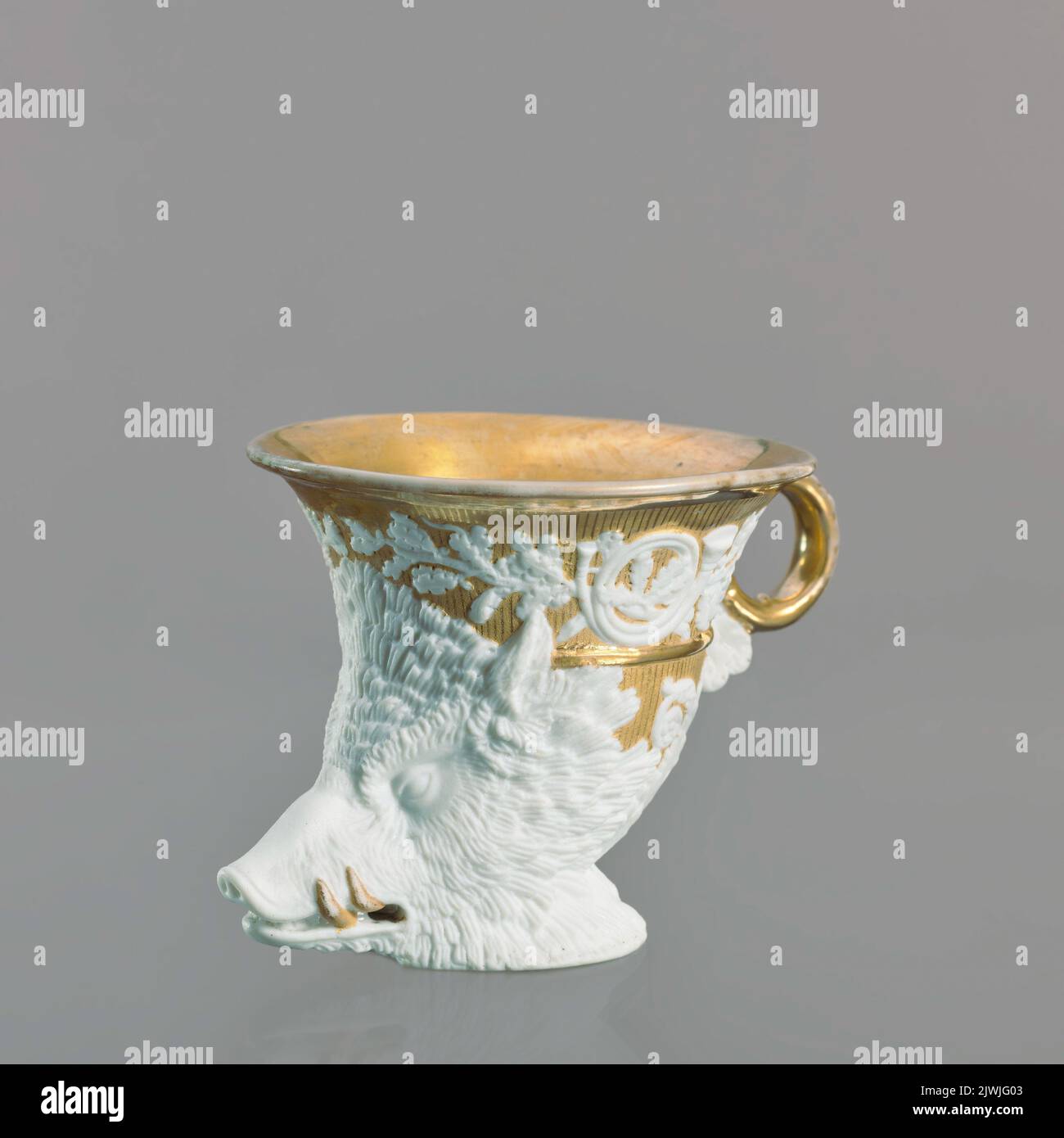 Kitchen serving instruments hi-res stock photography and images - Alamy