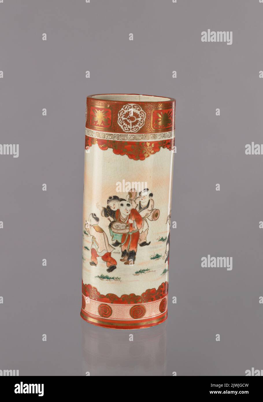 Kutani vases hi-res stock photography and images - Alamy