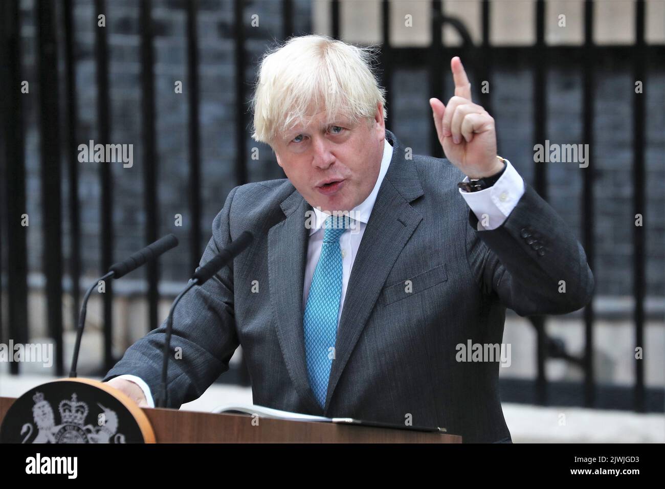Resignation speech boris johnson hi-res stock photography and images ...