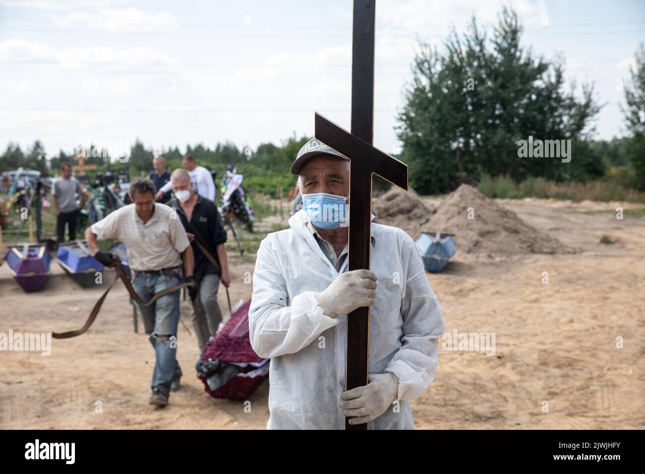 BUCHA, UKRAINE - Sep. 02, 2022: Burial of the remains of 13 ...