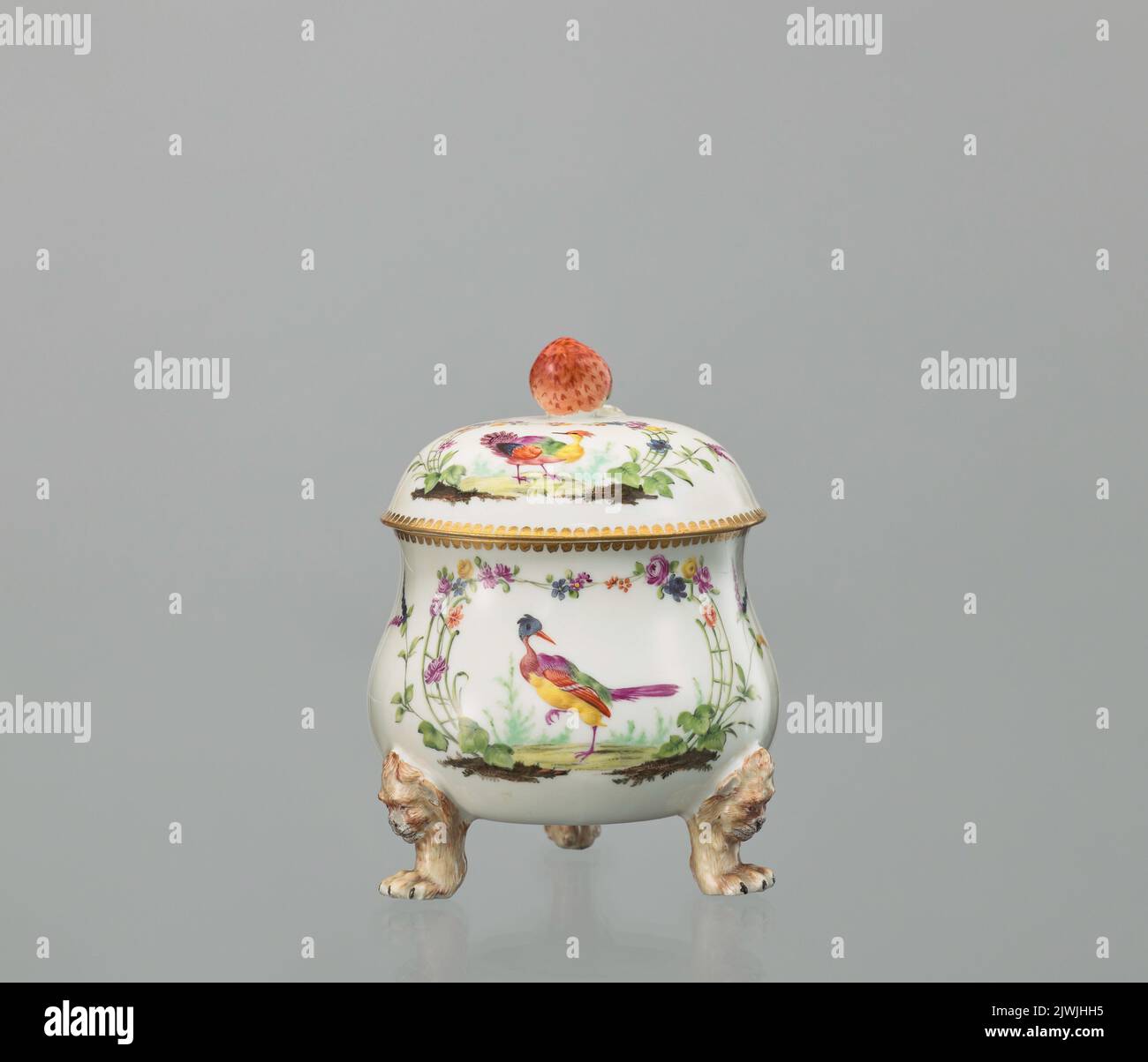 Sugar-bowl with a lid. Koenigliche Porcellain Fabrique, Meissen (1710 ...