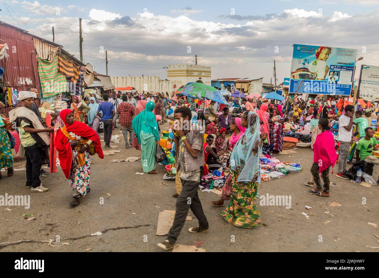 HARAR, ETHIOPIA - APRIL 8, 2019: Street market at Shoa Gate in Harar ...
