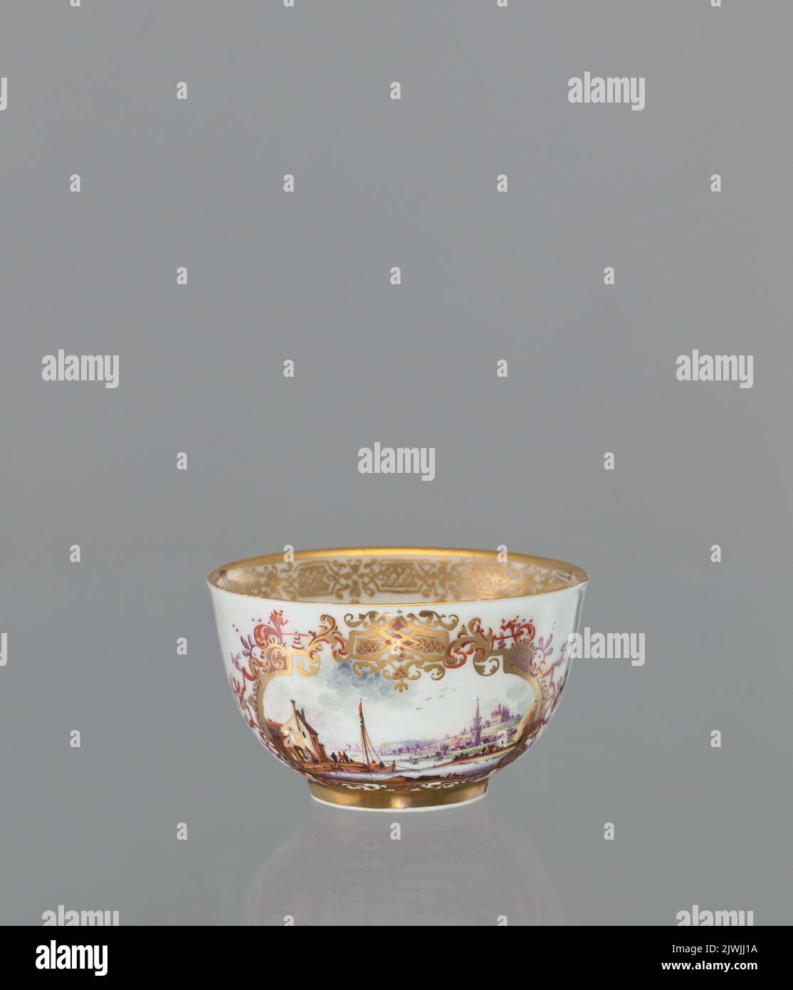 Shallow bowl. Koenigliche Porcellain Fabrique, Meissen (1710-1763 ...