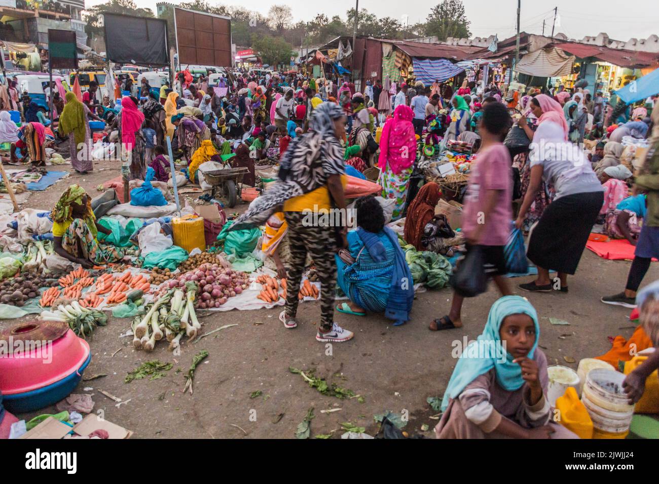 HARAR, ETHIOPIA - APRIL 8, 2019: Street market at Shoa Gate in Harar ...
