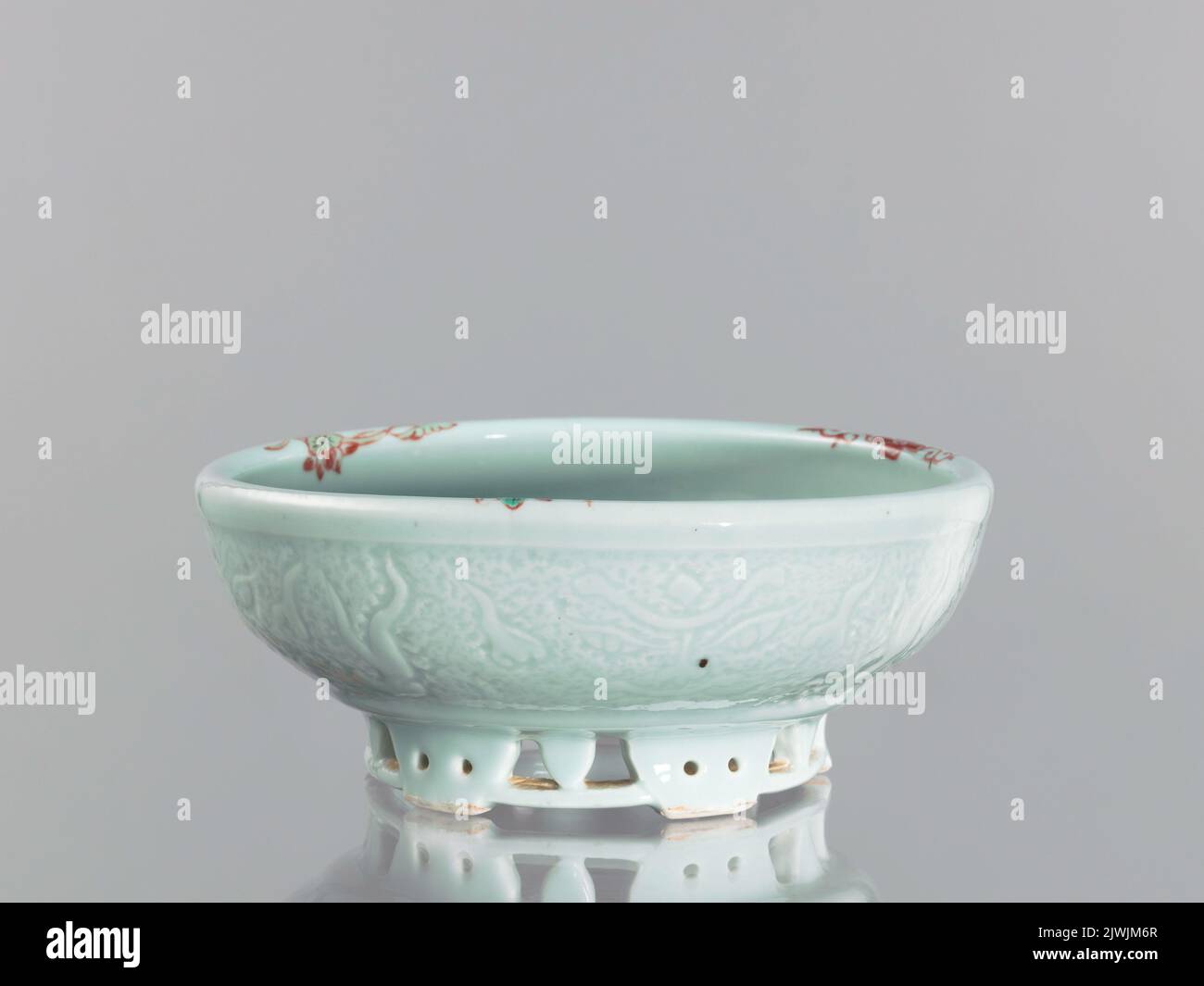 Openwork pottery hi-res stock photography and images - Alamy