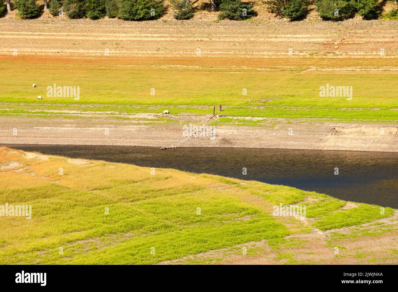 Howden Reservoir reservoir Upper Derwent Valley Derbyshire England ...