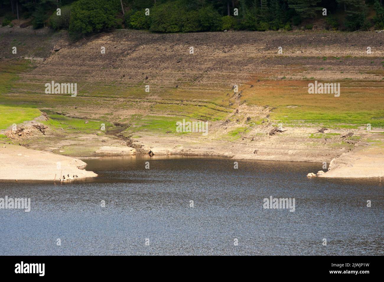 Howden Reservoir reservoir Upper Derwent Valley Derbyshire England ...