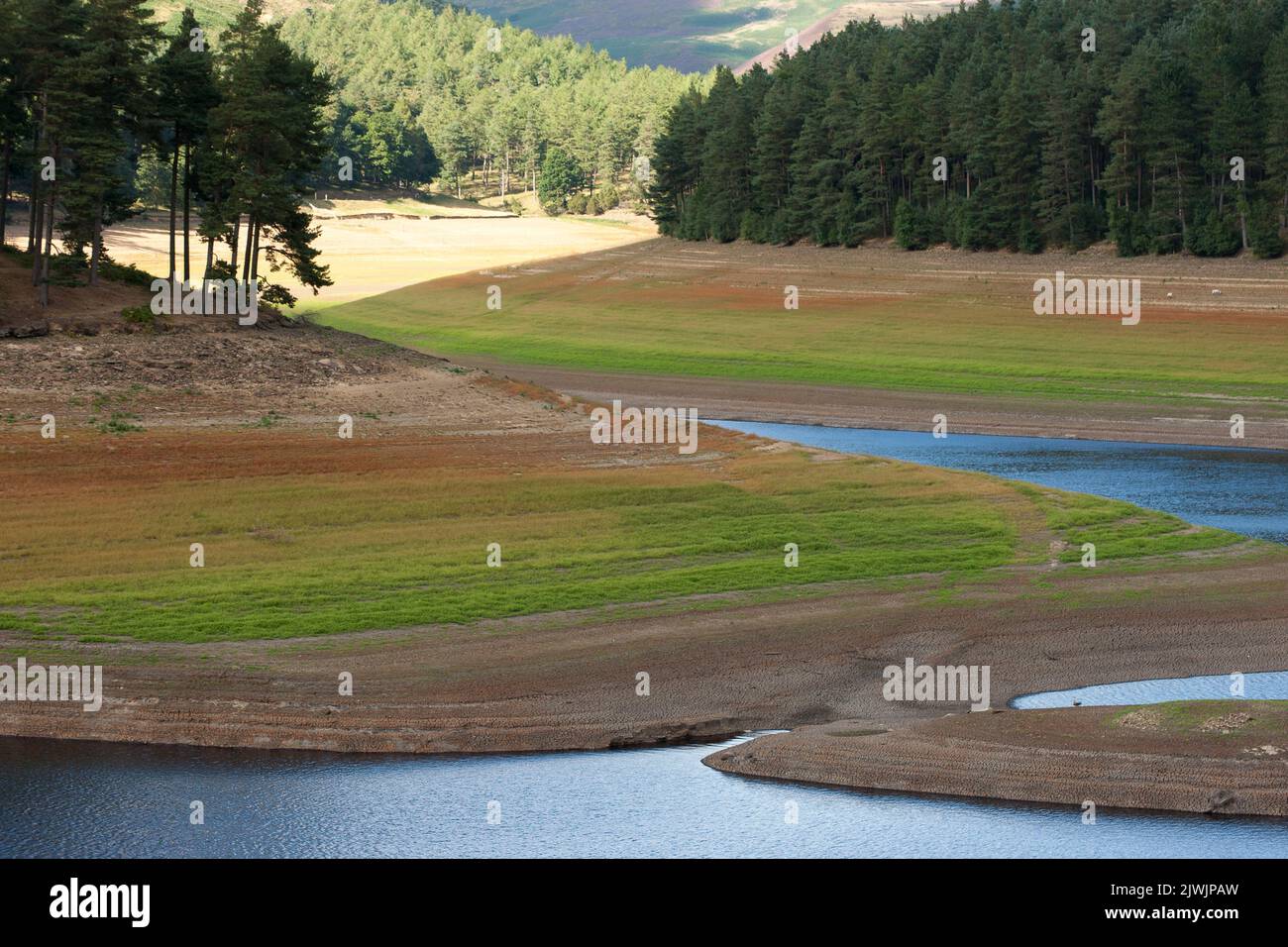 Howden Reservoir reservoir Upper Derwent Valley Derbyshire England ...