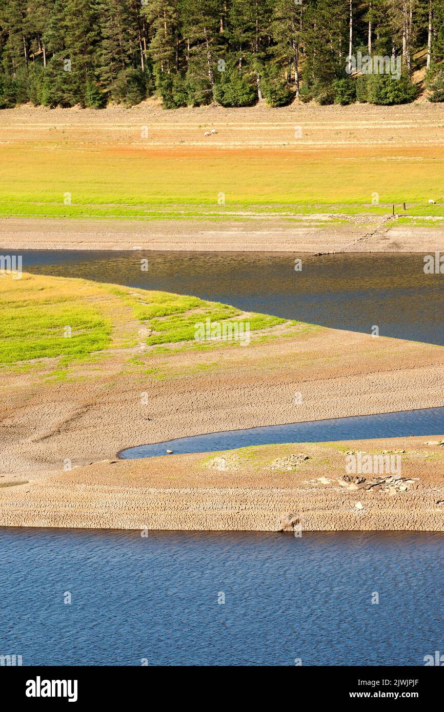 Howden Reservoir reservoir Upper Derwent Valley Derbyshire England ...