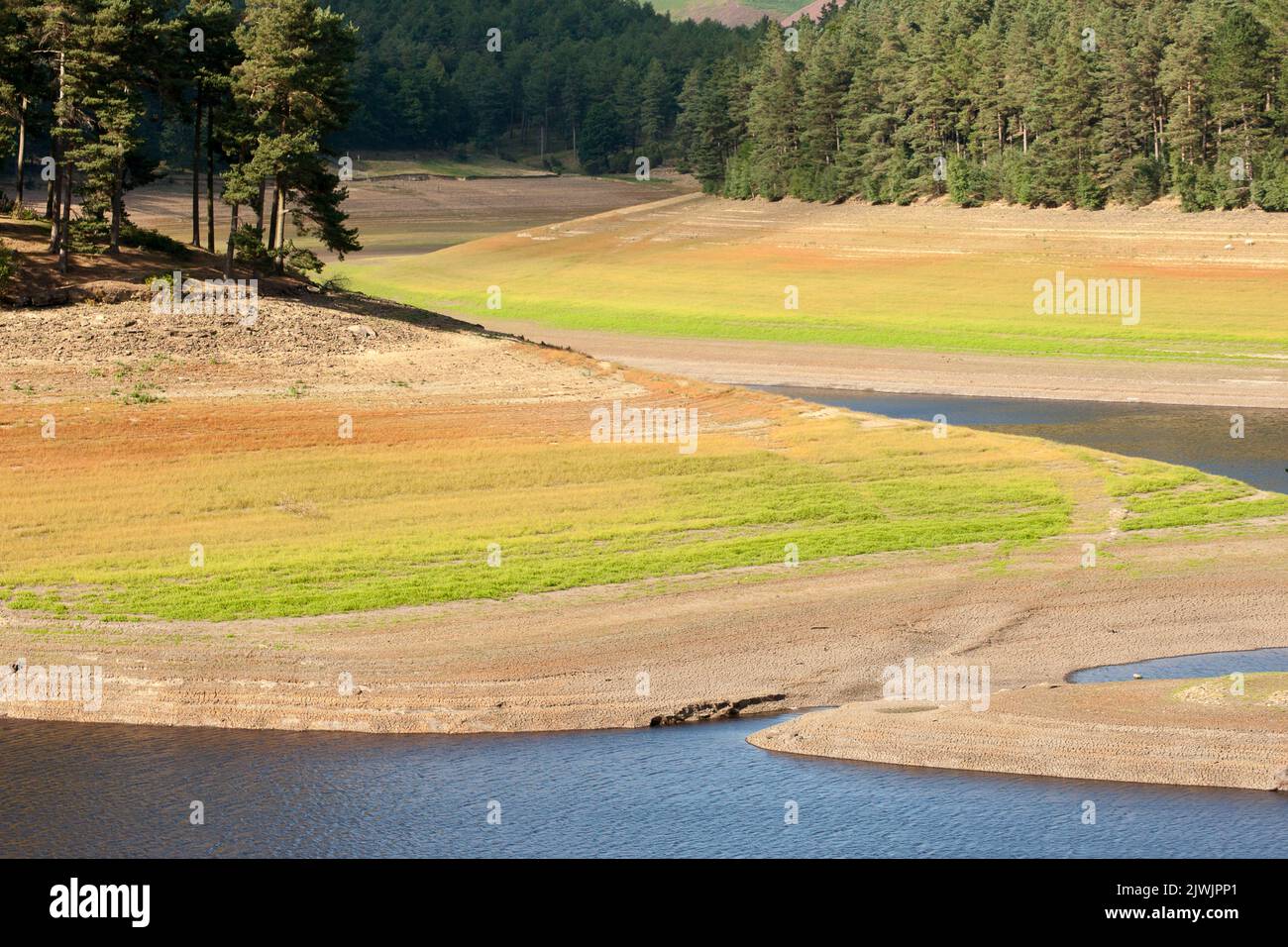 Howden Reservoir reservoir Upper Derwent Valley Derbyshire England ...