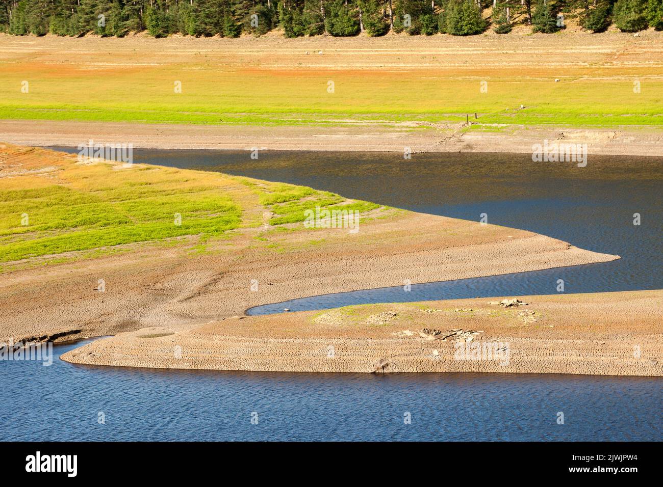 Howden Reservoir reservoir Upper Derwent Valley Derbyshire England ...