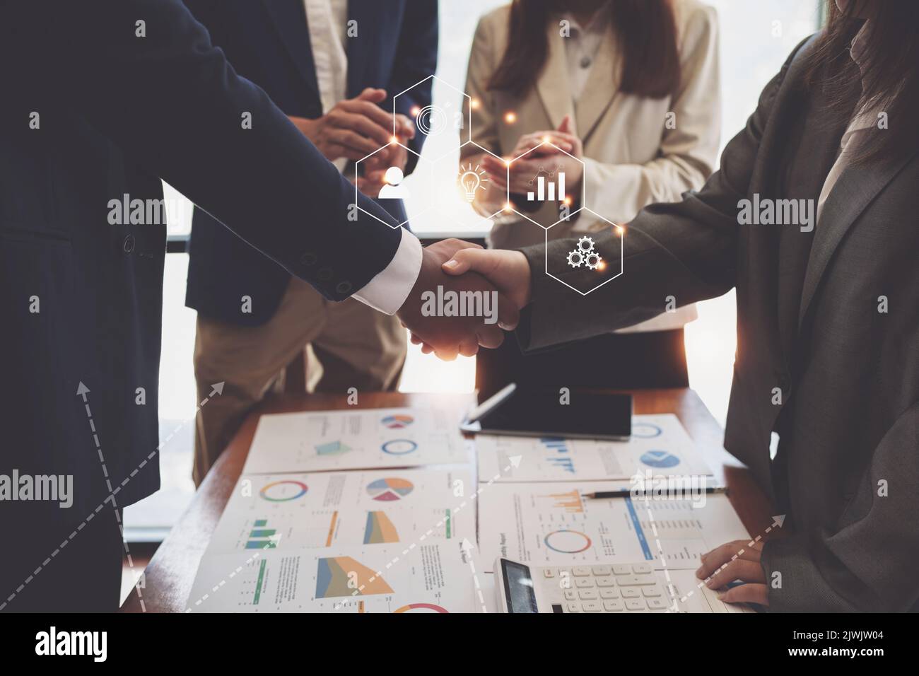 Business partnership trust hi-res stock photography and images - Alamy