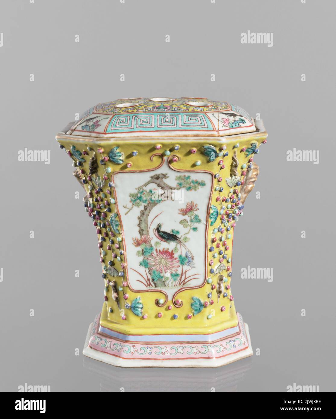 Octagonal vase hi-res stock photography and images - Alamy