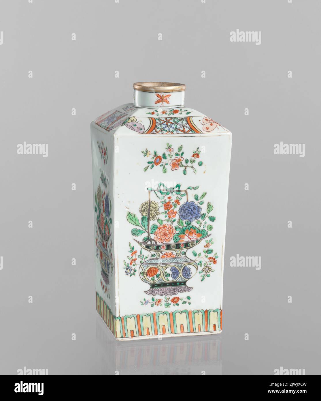 Four sided hi-res stock photography and images - Alamy