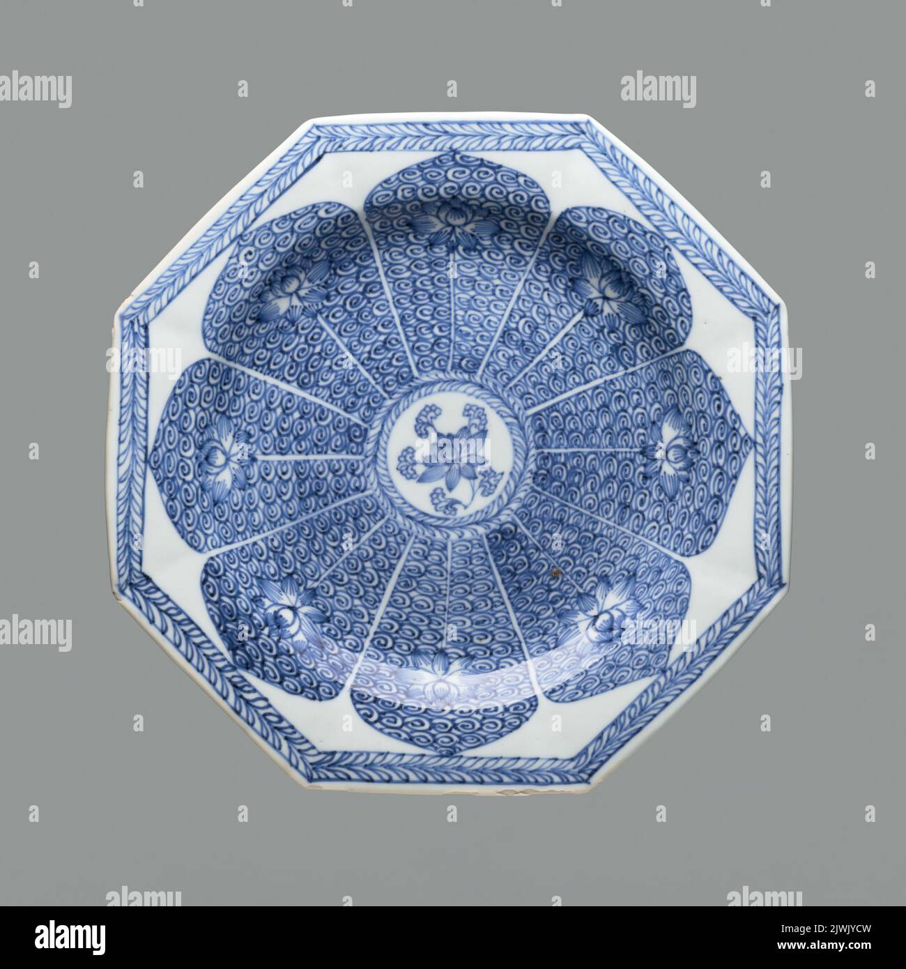 Octagonal plate hi-res stock photography and images - Alamy