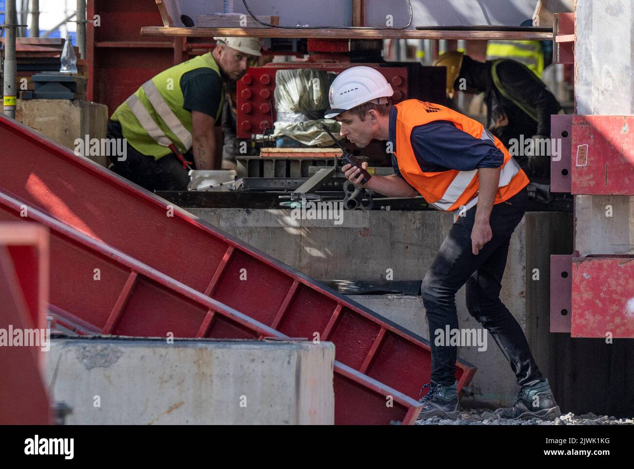 Wiesbaden, Germany. 06th Sep, 2022. Steel workers work on a section of ...